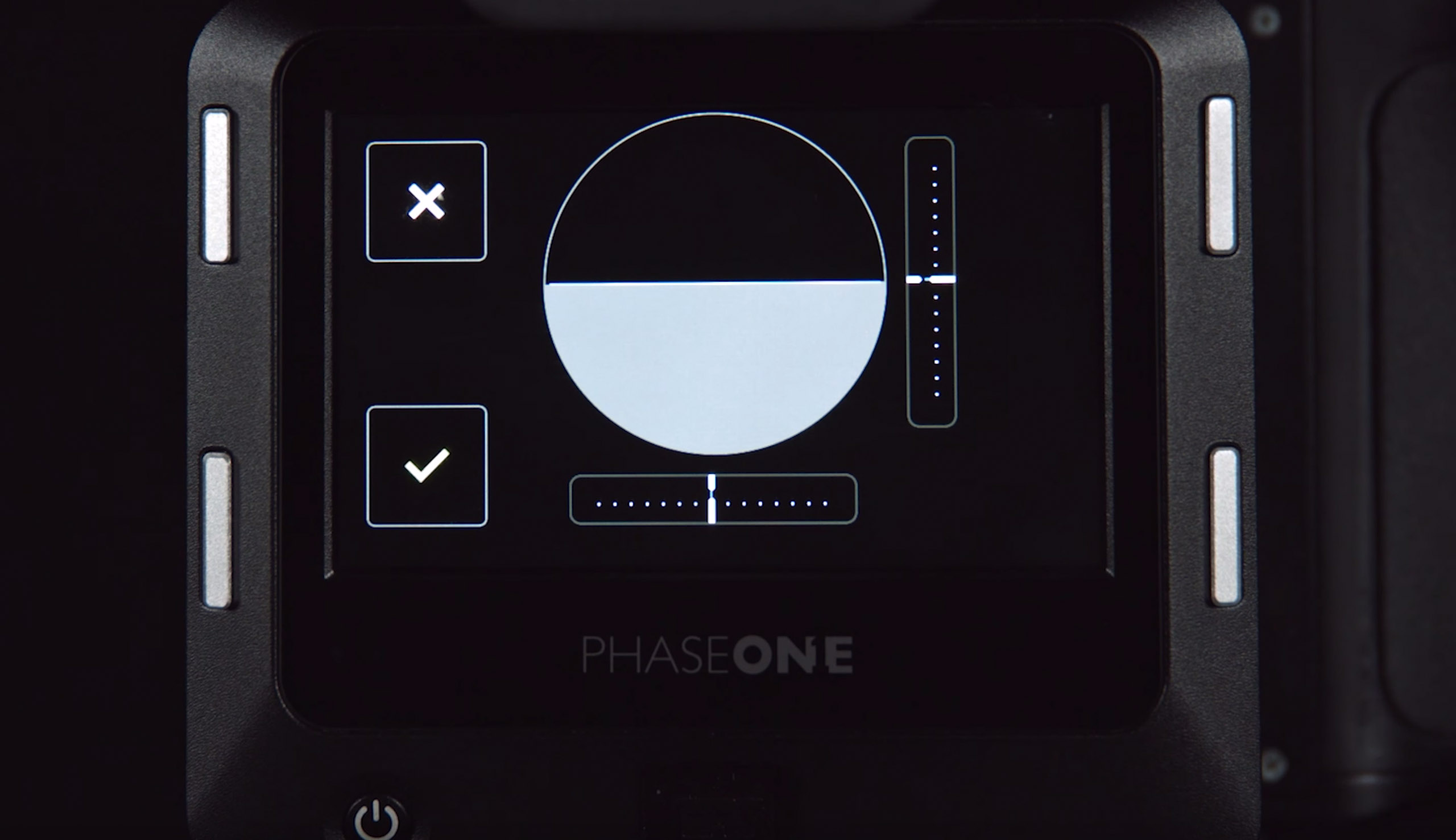 How to correct the bulleye or level on the XF Camera System | Phase One ...